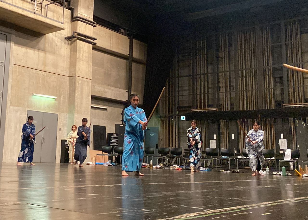 特別ワークショップレポート 第四弾 六本木康弘先生 | CAS通信 | コクーン アクターズ スタジオ | Bunkamura